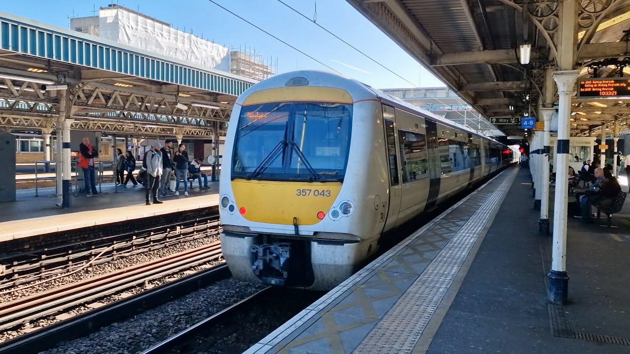 C2C Class 357 Arriving & Departing Barking Station | C2C Train ...