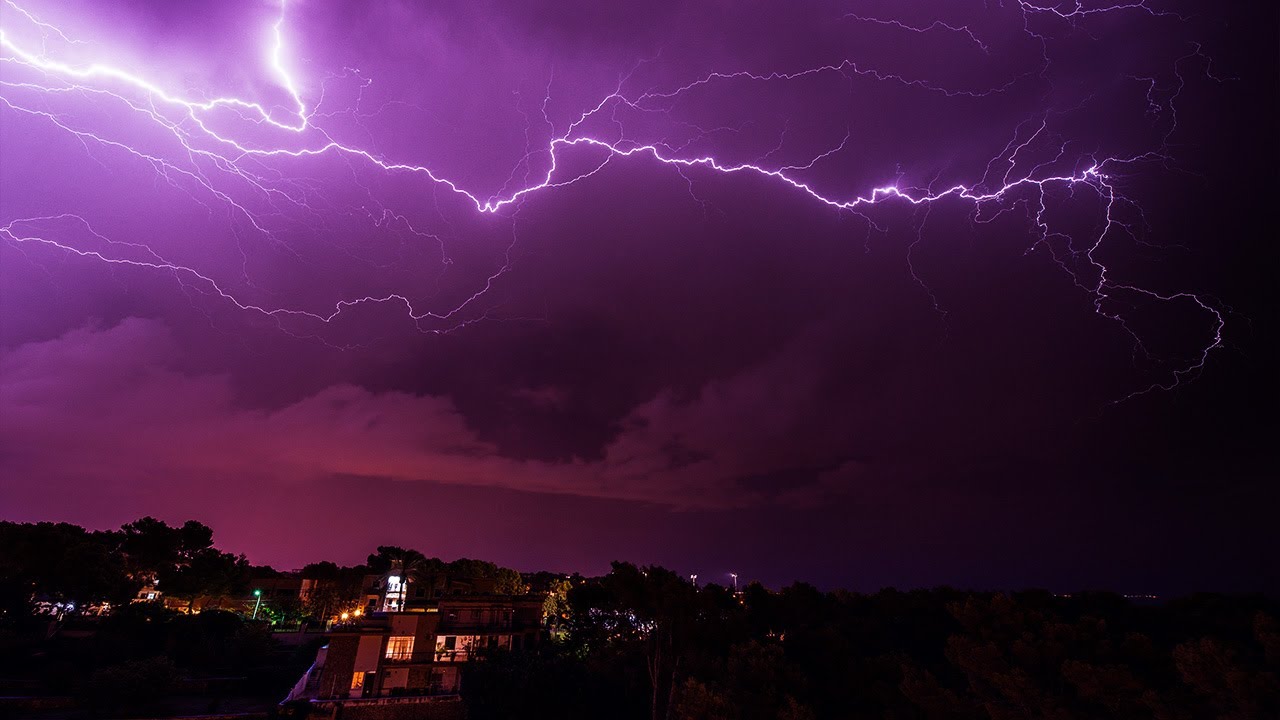 Defeat Insomnia in 5 Minutes with Thunderstorm & Relaxing Rain ...