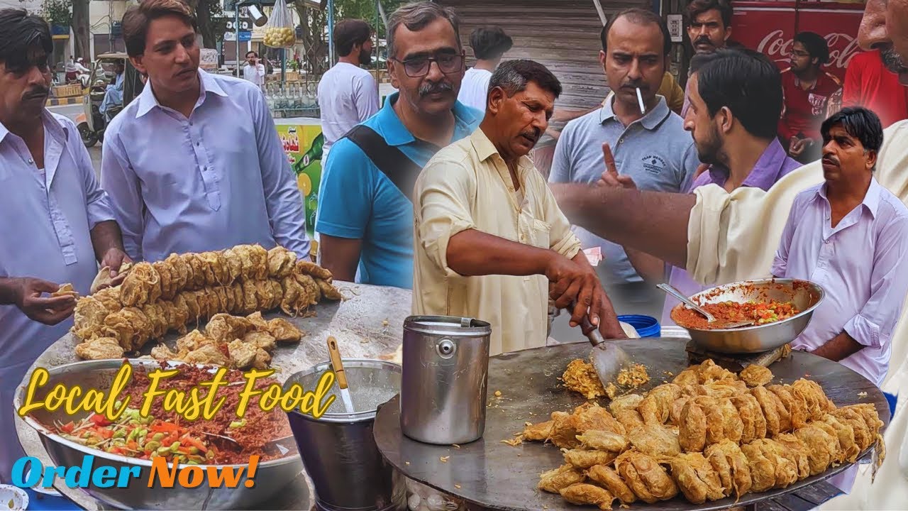 Footpath pey Anda Tiki | Lahore Street Food | Egg Nan Qabab | Mall Road ...