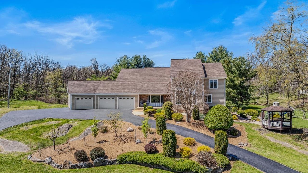 240 W Blakeley Dr, Charles Town, WV - YouTube