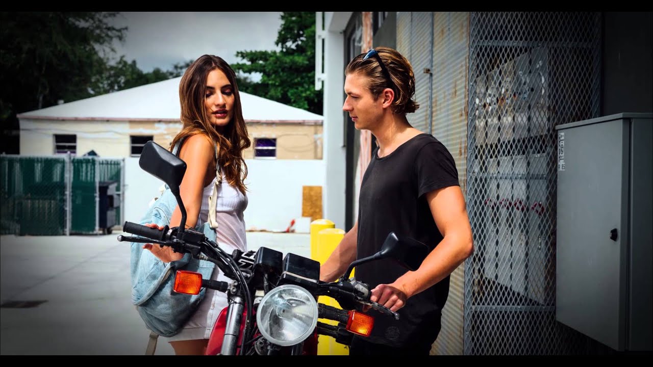 GRAPHOGRAPHICS | RUNAWAY JANE Trailer - YouTube