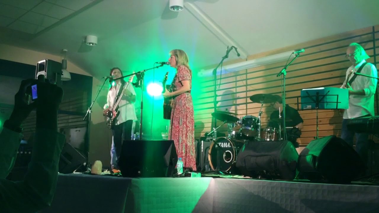 Yanne Matis extrait de La Terre est si belle ! - YouTube