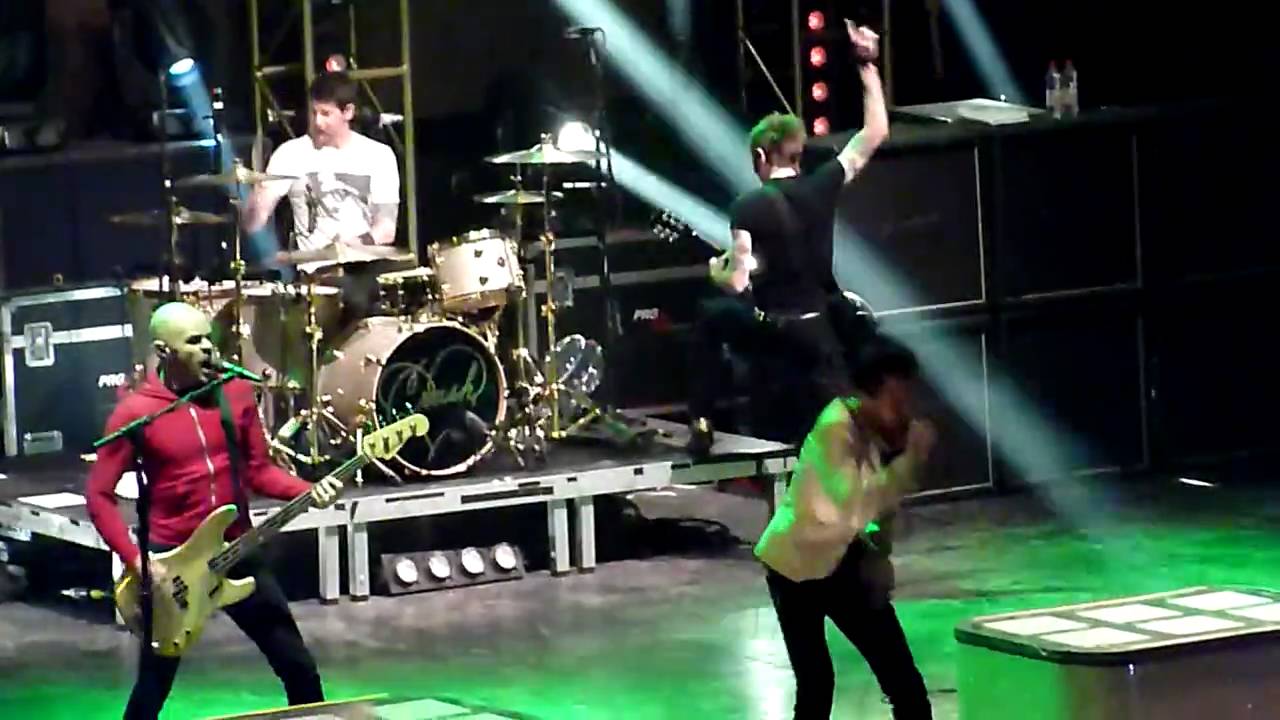 AFI - Medicate - Live @ Give it a Name Festival 2010, Vienna - YouTube