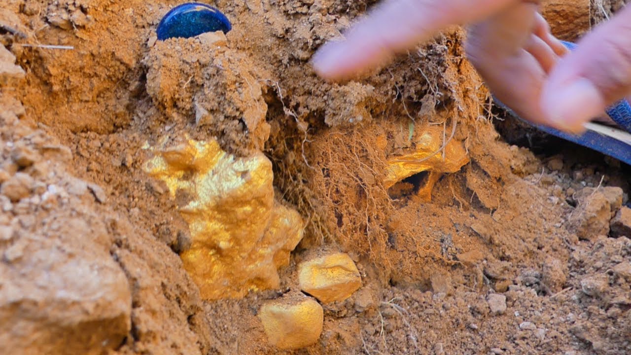 Gold Rush! Digging For Treasure at the Mountain by Gold Miner. - YouTube