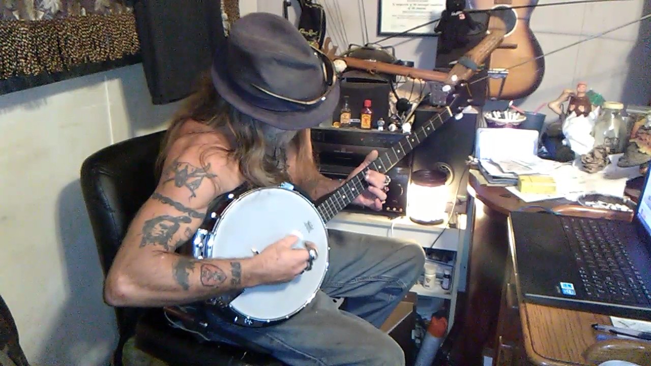 Me learning to play Dixie on The Banjo. - YouTube