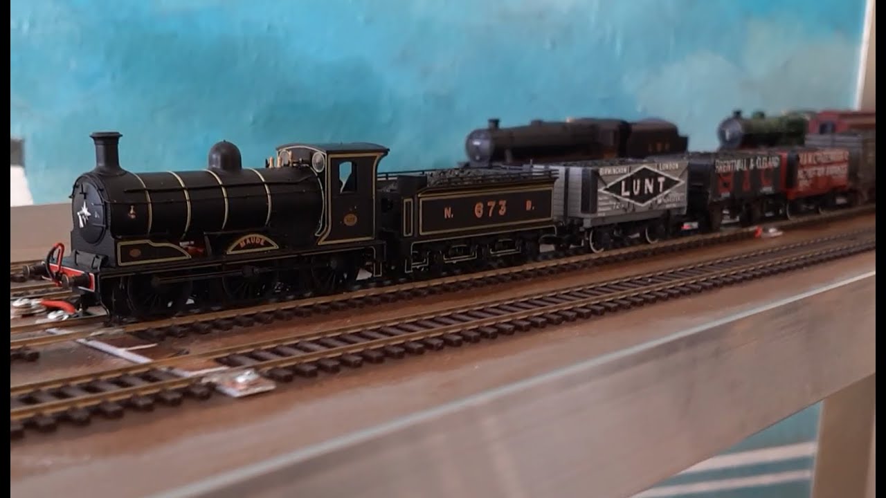 De NBR J36 op de BMB-baan - YouTube