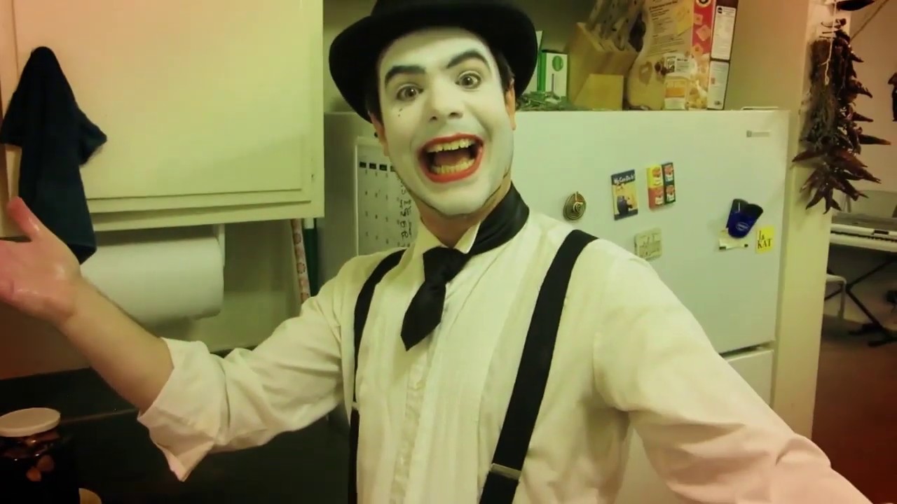 Hungarian Pickles (Kovaszos Uborka) by the Mime Chef - YouTube