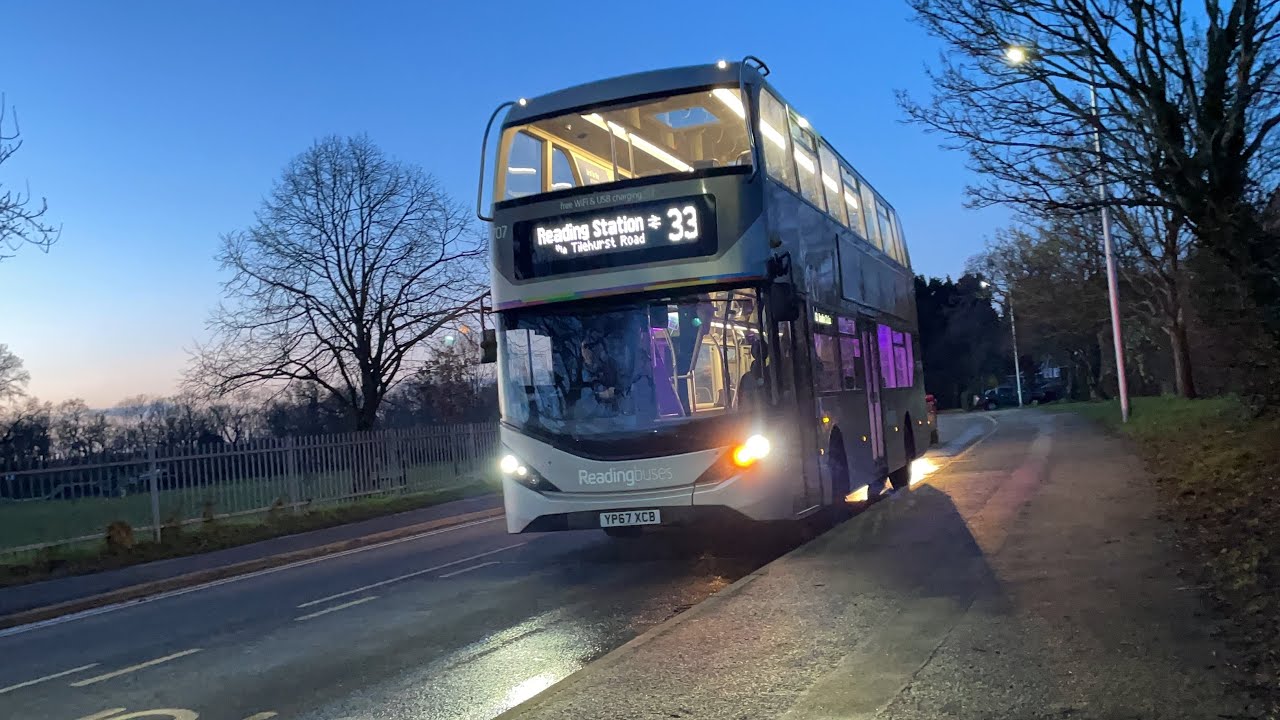 Reading Buses Enviro400City 707 (YP67 XCB) On Route 33 To Turnham’s ...