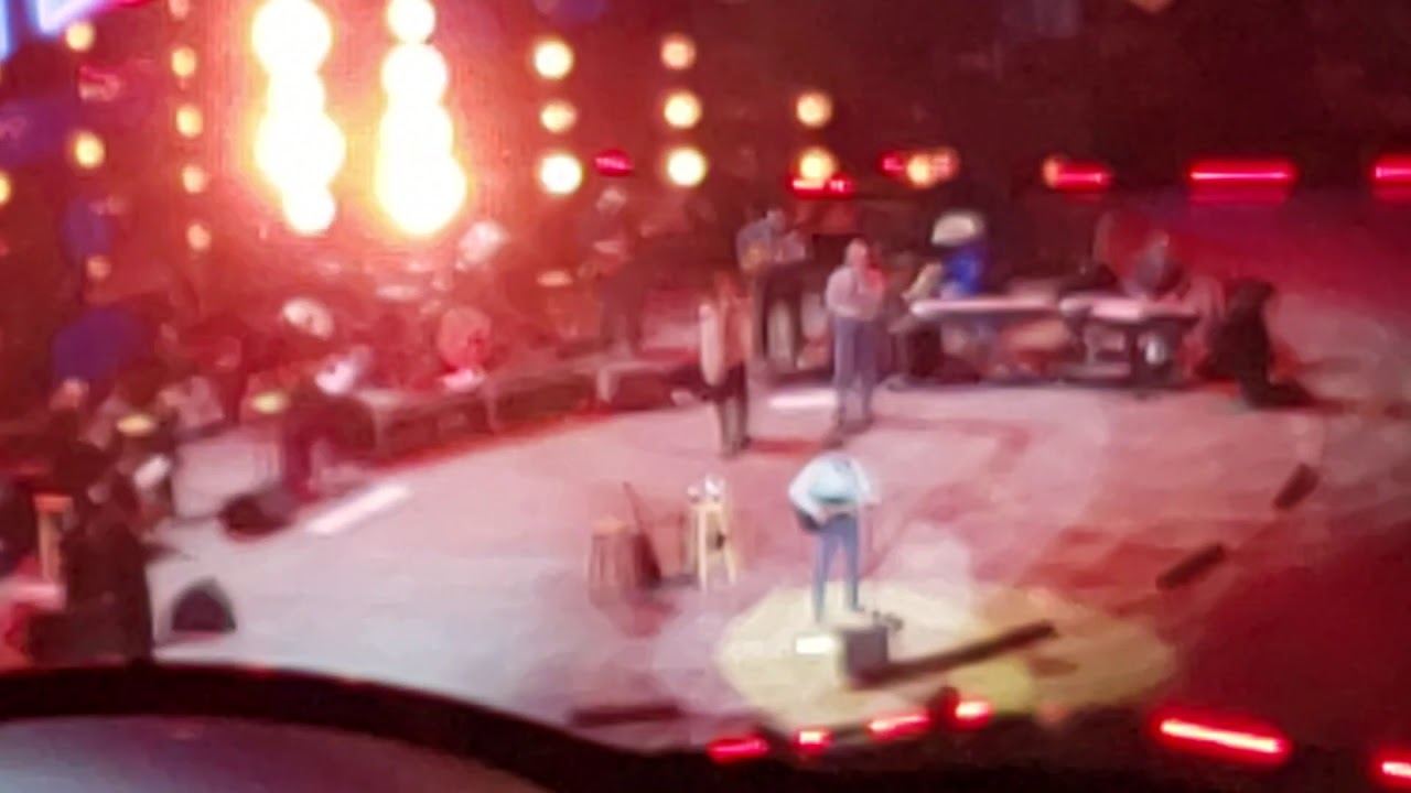 George strait every little honky tonk bar Houston Rodeo 3/2019 - YouTube