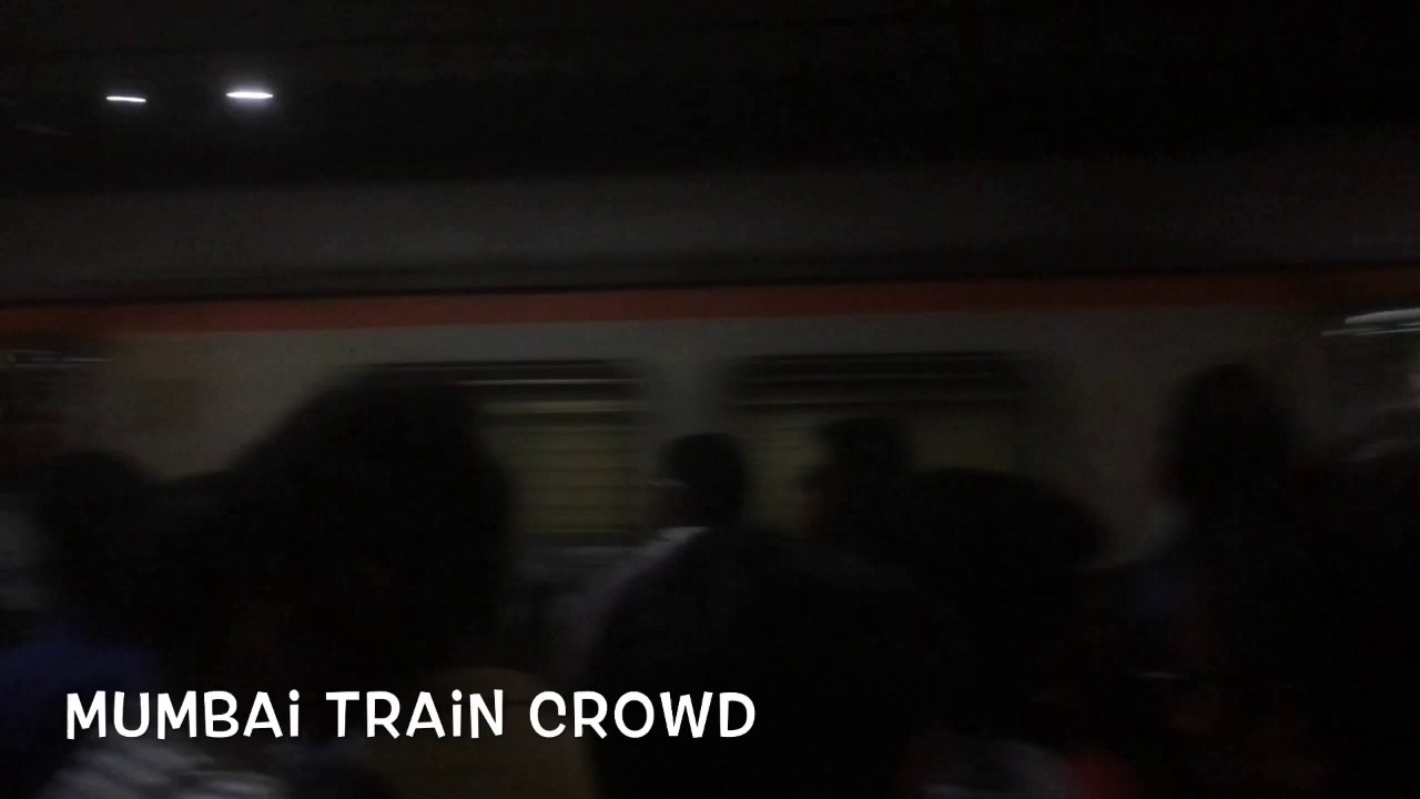 Mumbai local train crowd fight - YouTube