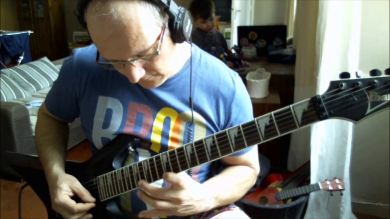 beginner sweep picking 1 - YouTube