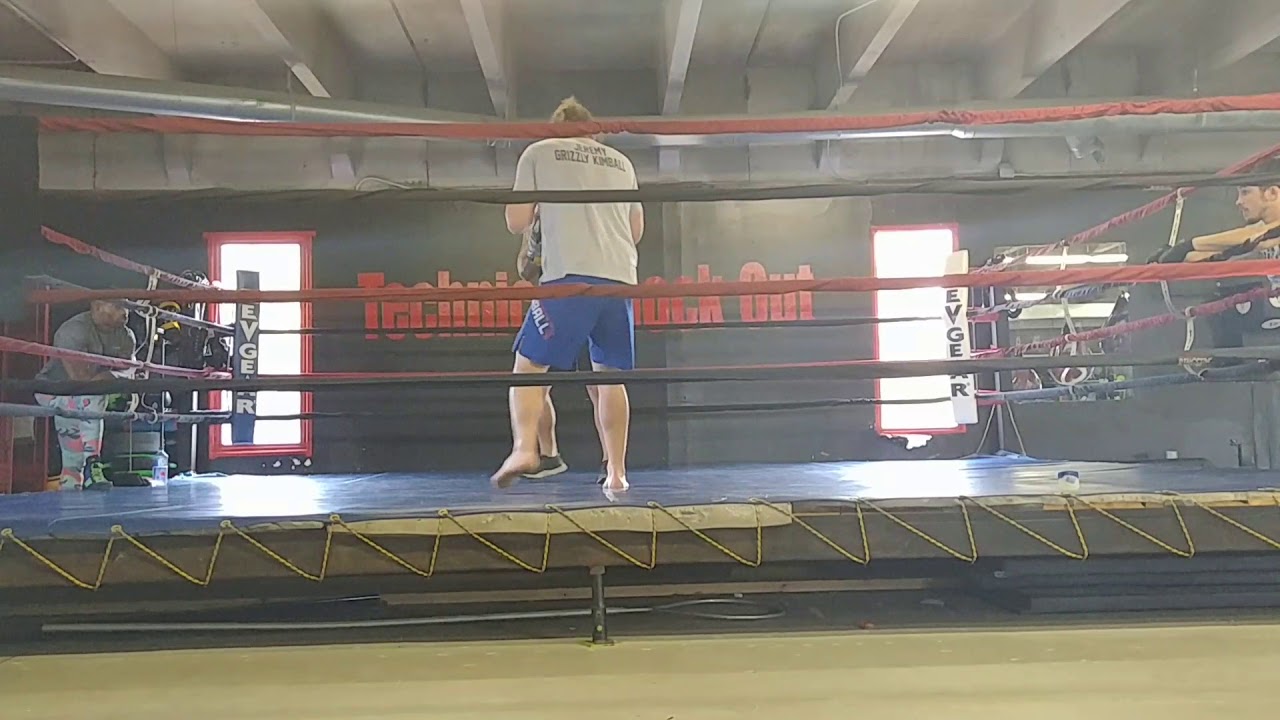 Coach Carlos aka Mr. Hustle boxing sparring with UFC Jeremy Kimball ...