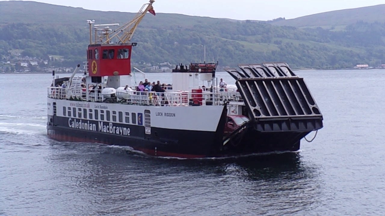 MV Loch Riddon arrive at Cumbrae - YouTube