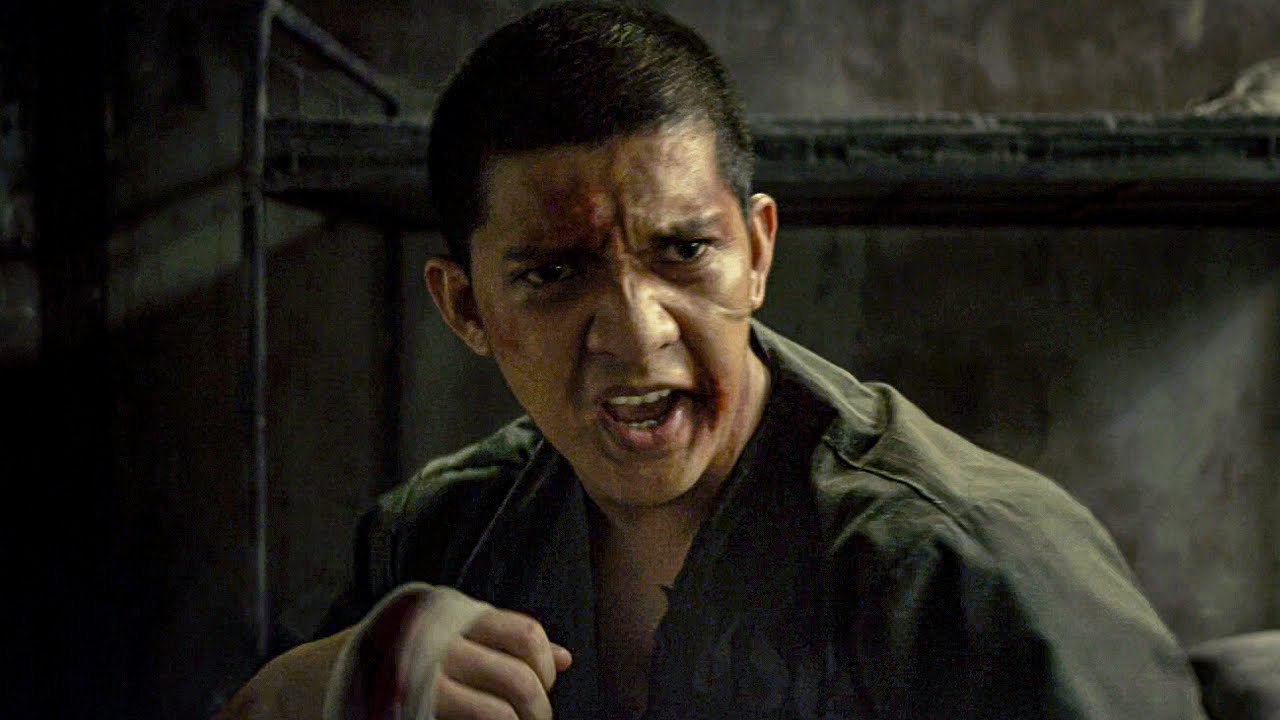 Rama Battles The Inmates Alone | The Raid 2 (Iko Uwais) - YouTube
