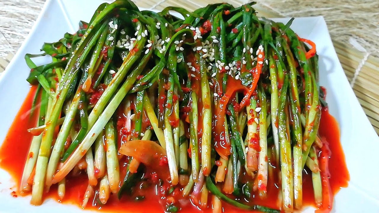 กิมจิผักกุยช่าย(Chive Kimchi) (Buchu-Kimchi Korean Food) - YouTube