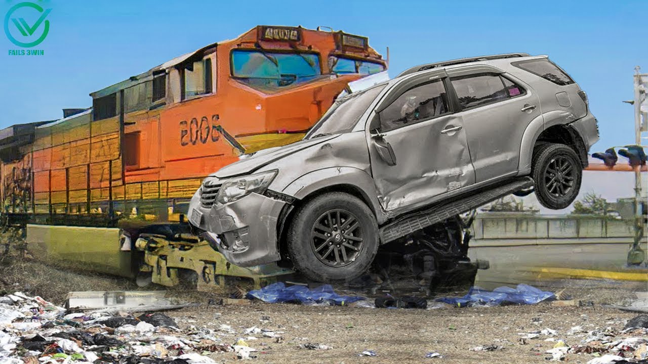 Total Scary Accident Idiots CARS & TRAINS ! Total Bad Day At Work ...