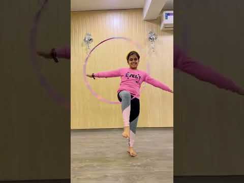 Hulahoop tricks #hoopla #hulahoop #hooping #hoopersofyoutube #neetisdancestudio