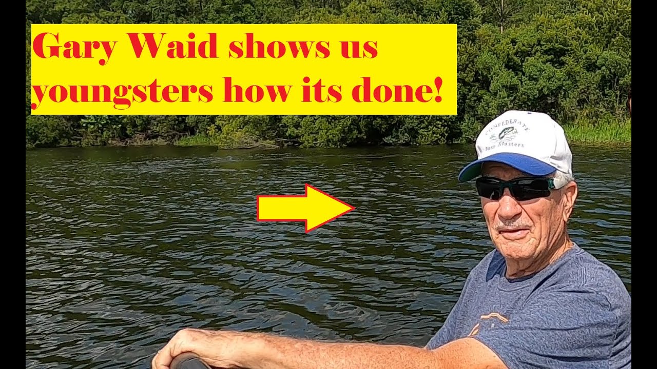 A day on the lake with my good friend Gary Waid - YouTube