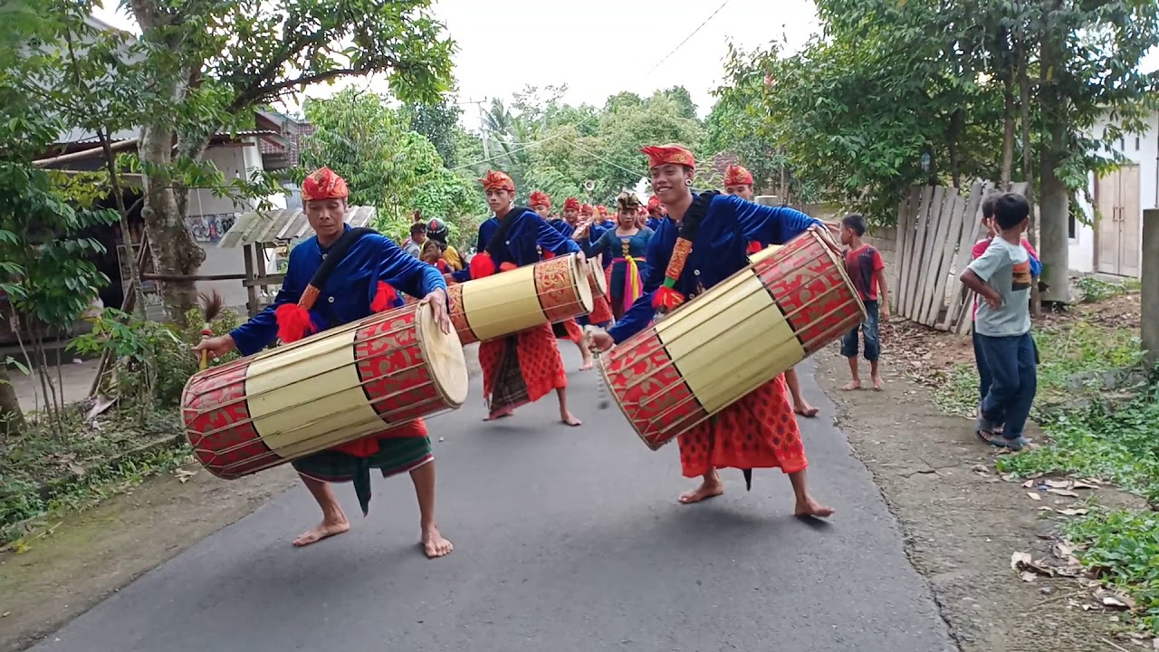 gendang beleq Leong Jaya - YouTube