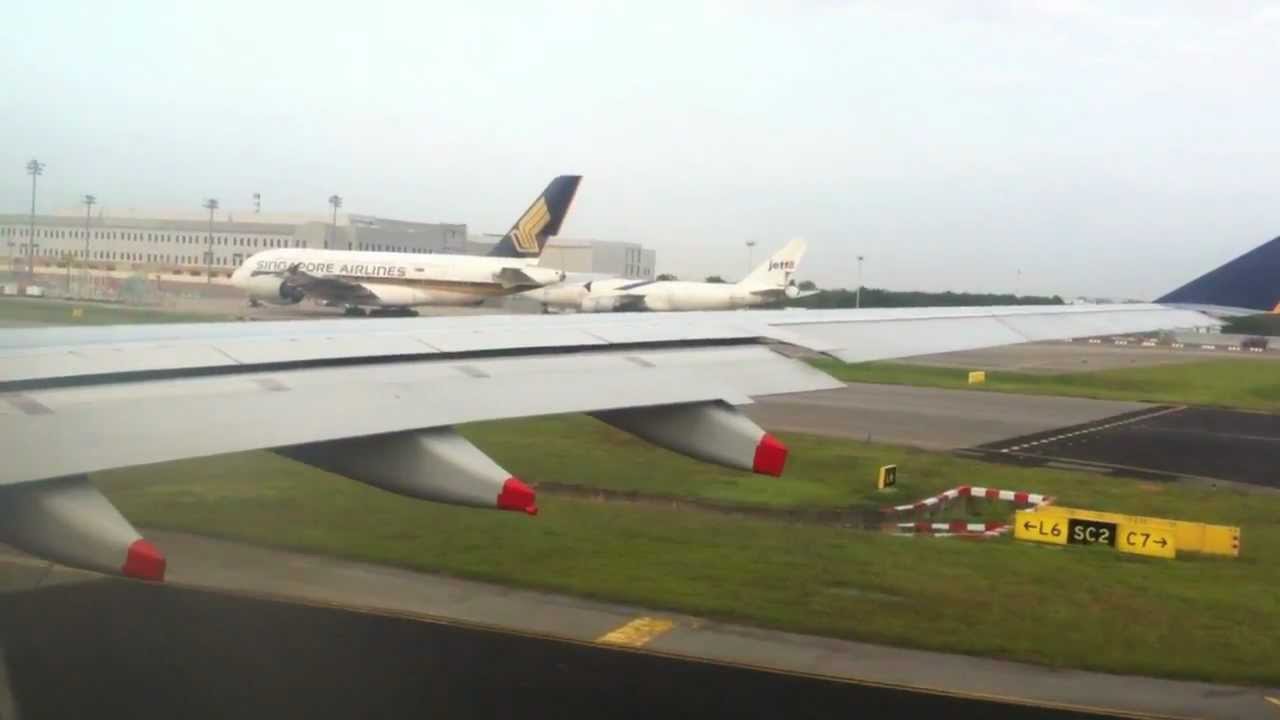Flight SQ 213 Singapore-Perth Takeoff and Landing - YouTube