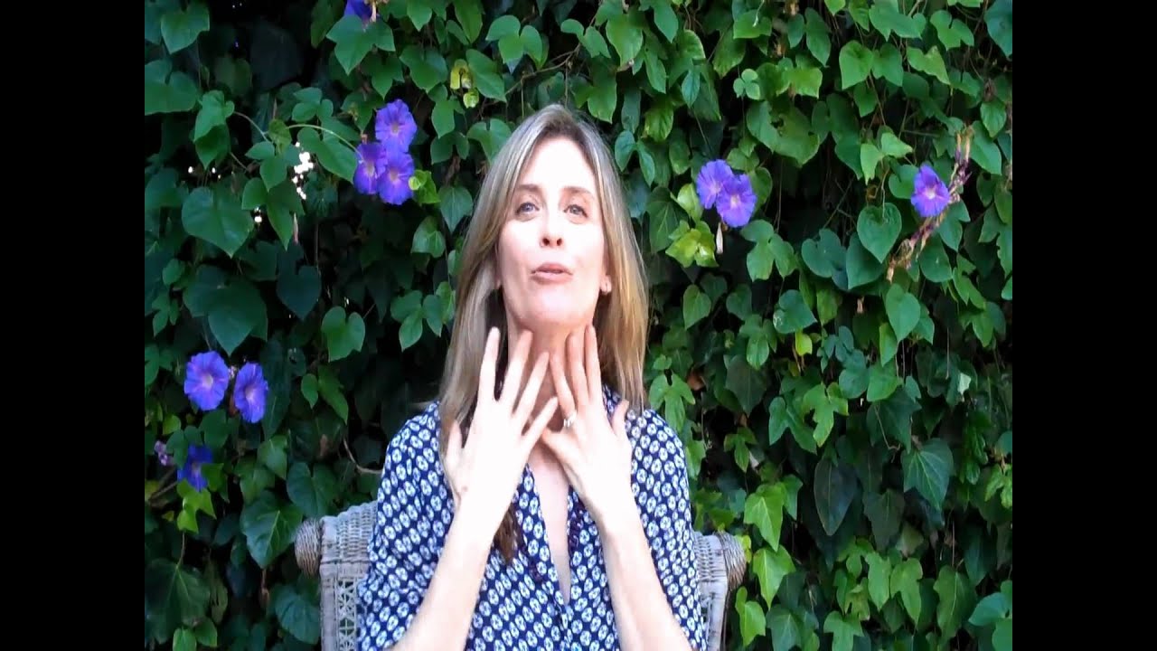 Helen Slater Talks about Barbie and "Drown the Dolls" - YouTube