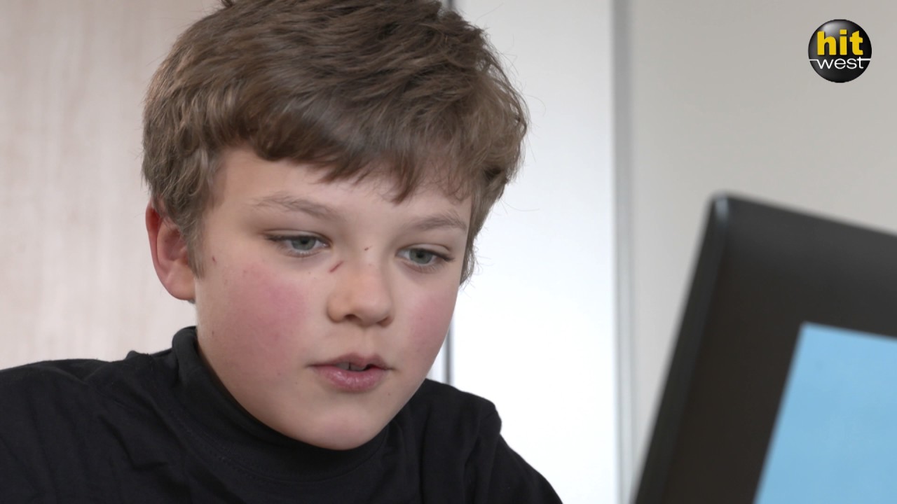 LA MINUTE ORANGE : les super codeurs ! - YouTube