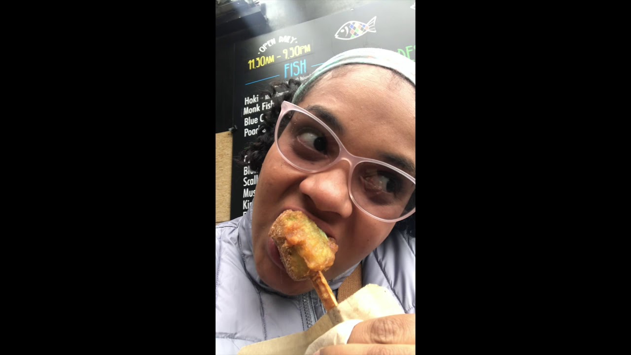 Trying Deep-Fried Kiwifruit in New Zealand - YouTube