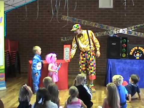 Flip the Clown at a birthday party 2 - YouTube