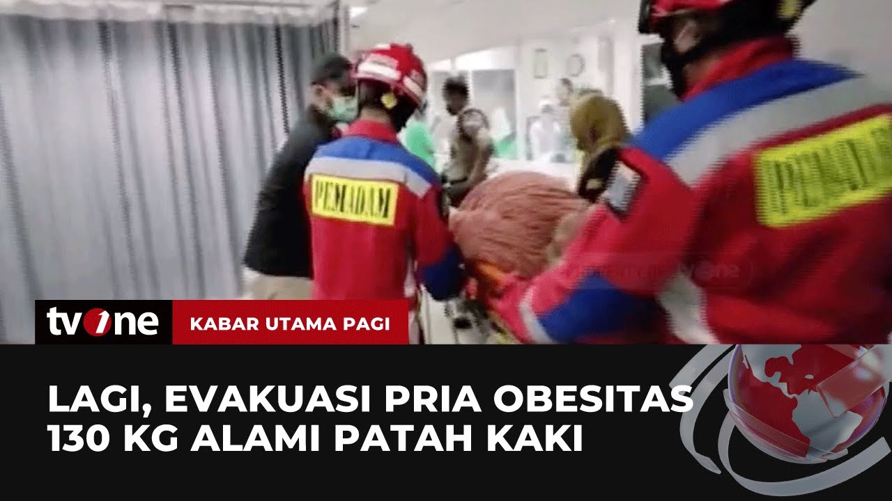 Damkar Evakuasi Pria Obesitas 130 Kg | Kabar Utama Pagi tvOne - YouTube