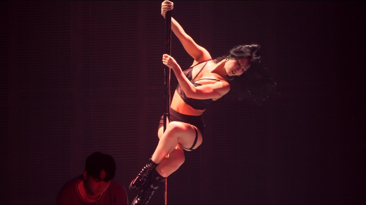 모모 Momo 트와이스 (TWICE) MOVE - SOLO STAGE 4K Cam | 230415 | - YouTube