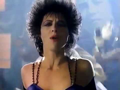 Jimmy loves Maryann / FROM THE HIP · Josie Cotton