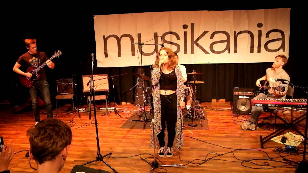 Max + Band rocks Led Zeppelin + Johnossi - Awesome vocals by Emma - YouTube