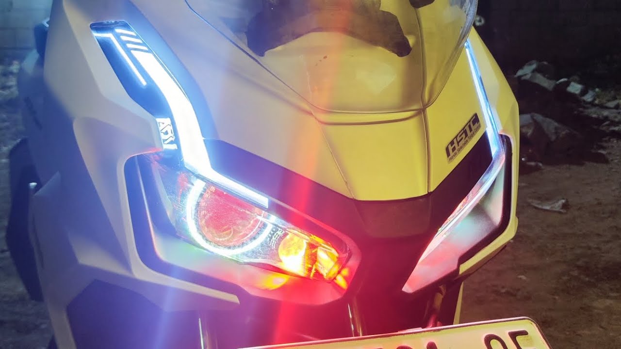 Biled projie Honda ADV 160 - YouTube