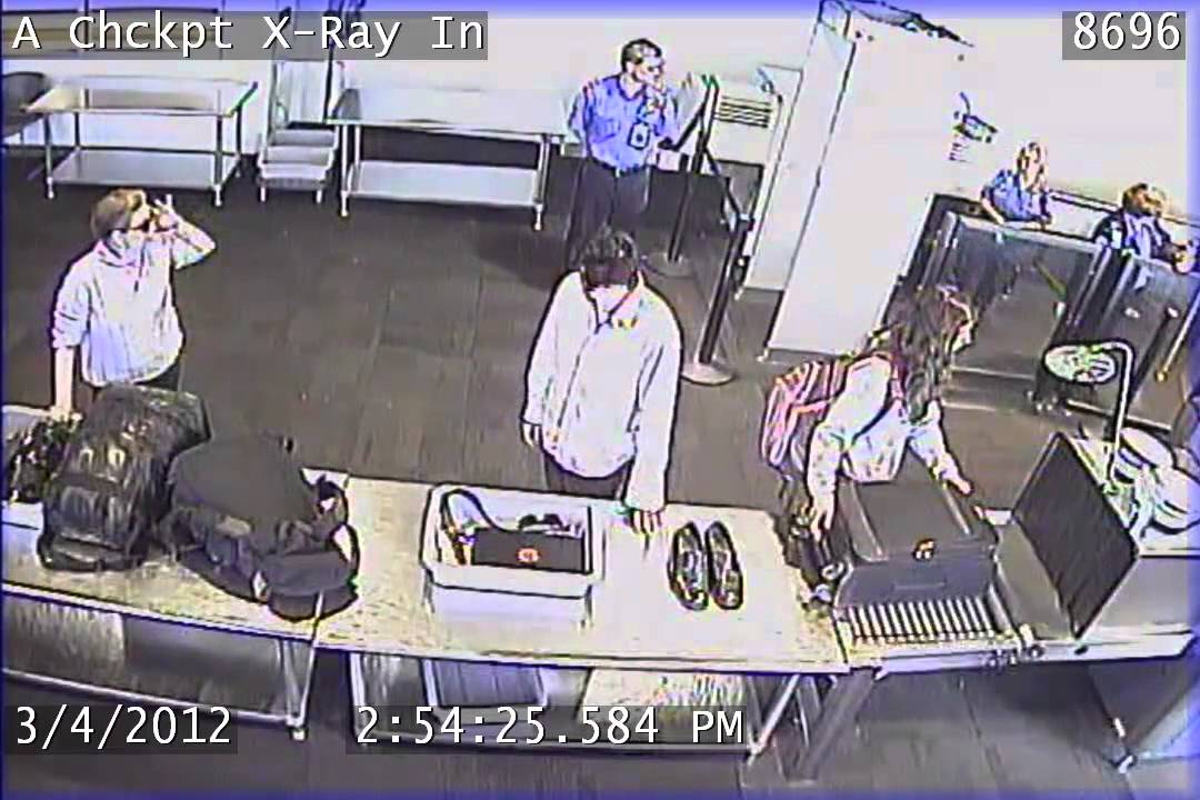 TSA Checkpoint Video - Nude Body Scanners Defeated in HD - YouTube