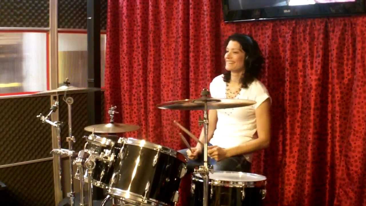 Marisa Michaels-Lyons Performing Rolling in the Deep by Adelle - YouTube