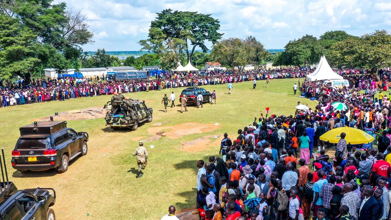 President Museveni’s convoy excites biggest crowd at Universal Church ...