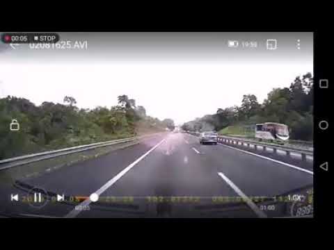 Accident highway pagoh - YouTube