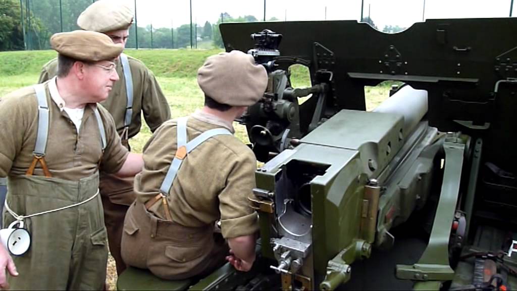 British troops in Tilly sur Seulles - YouTube