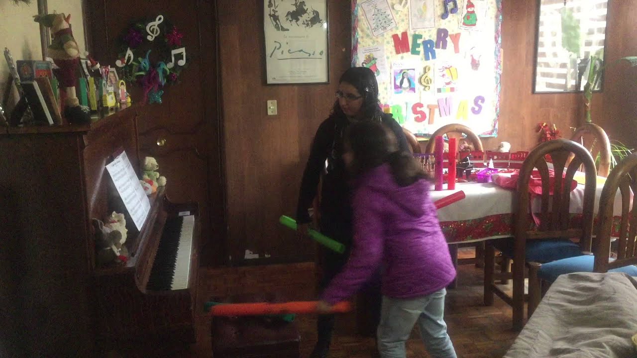 "Jolly Old St. Nicholas" with boomwhackers! - YouTube