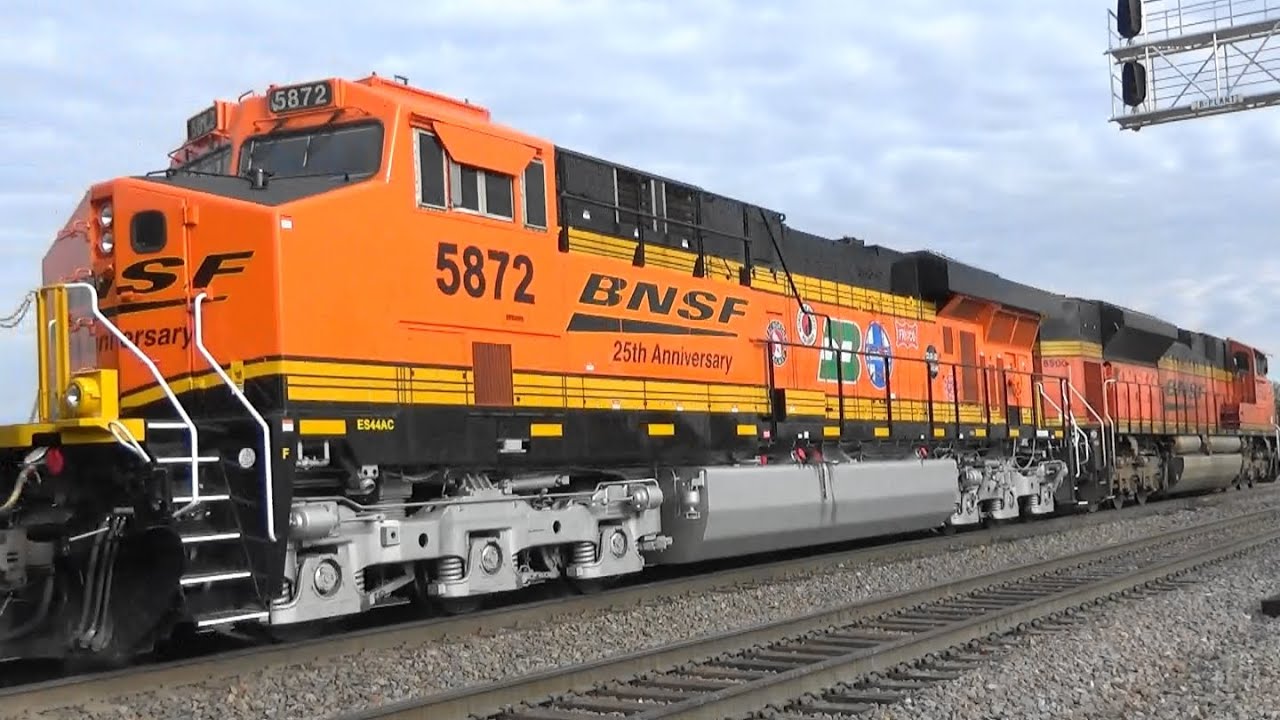BNSF ACe w/ BNSF 5872- 25th Anniv Unit, Cameron, IL - YouTube