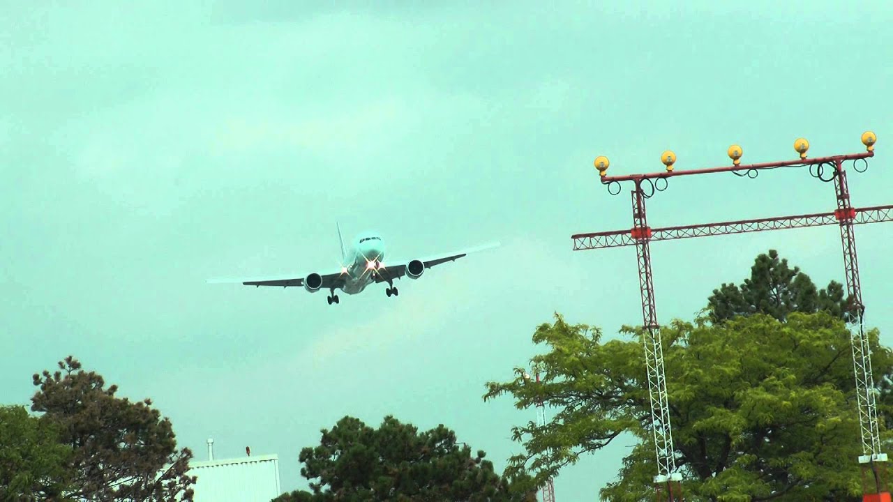 Air Canada plane spotting at YYZ, Runway 23 with voice COMMS - YouTube