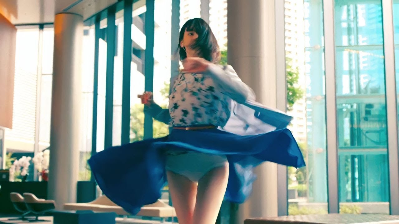 Girl Under A Hypnotic Spell Starts Dancing Uncontrollably On Her Job Making Her Superiors ...
