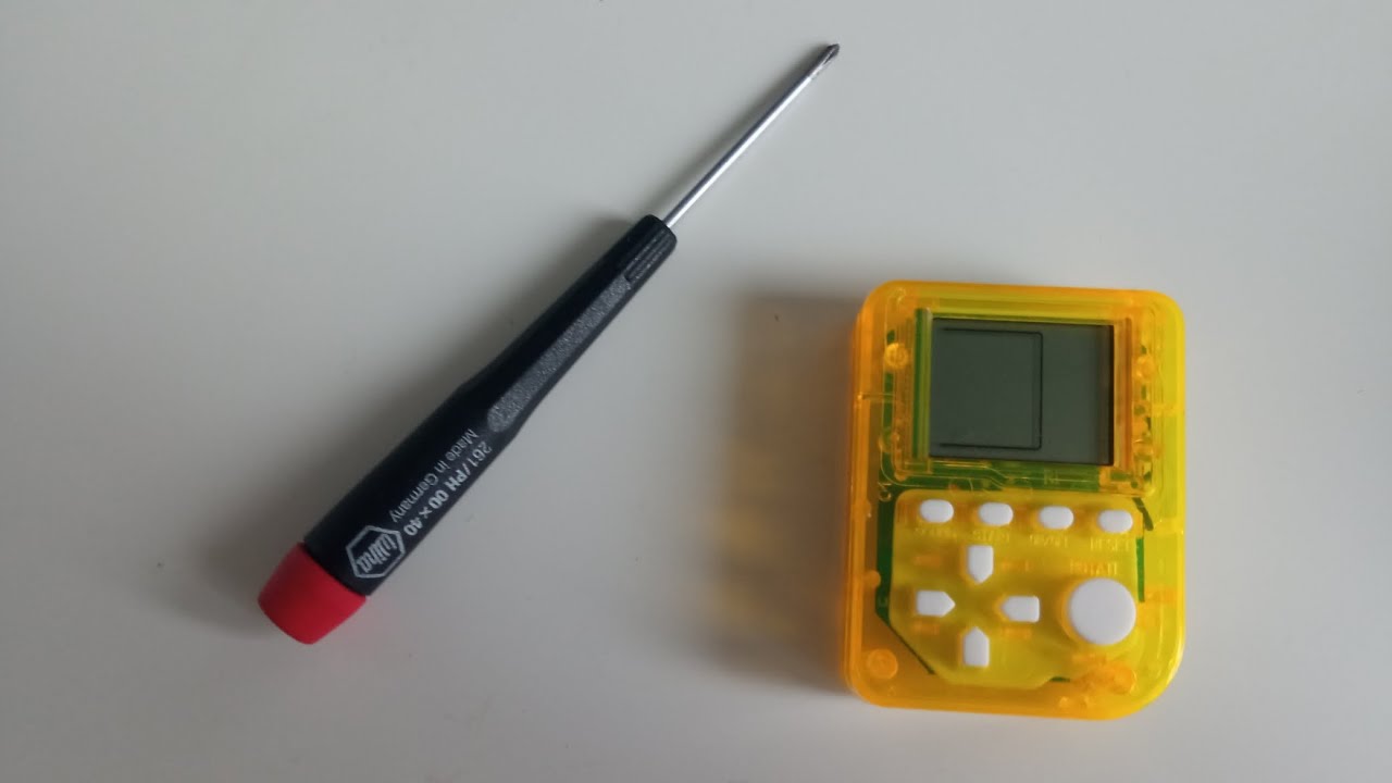 Opening a Gameboy keychain and seeing what's inside - YouTube