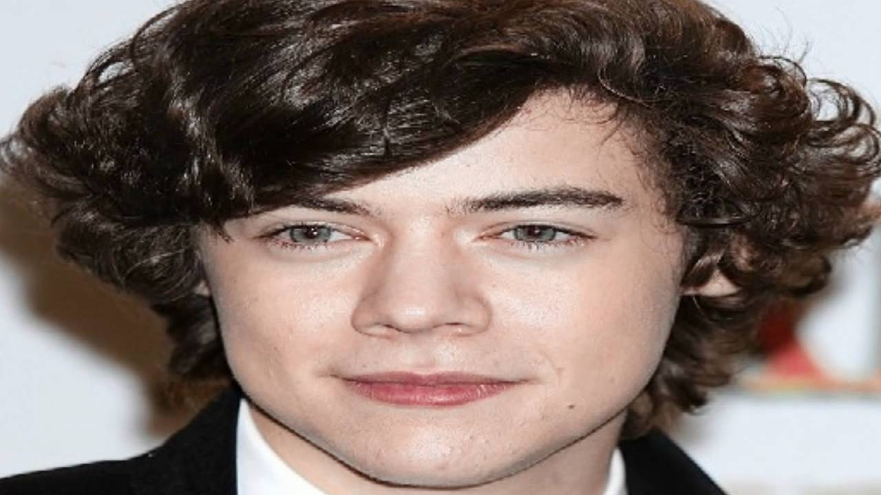 Harry Styles // My Lips Like Sugar - YouTube