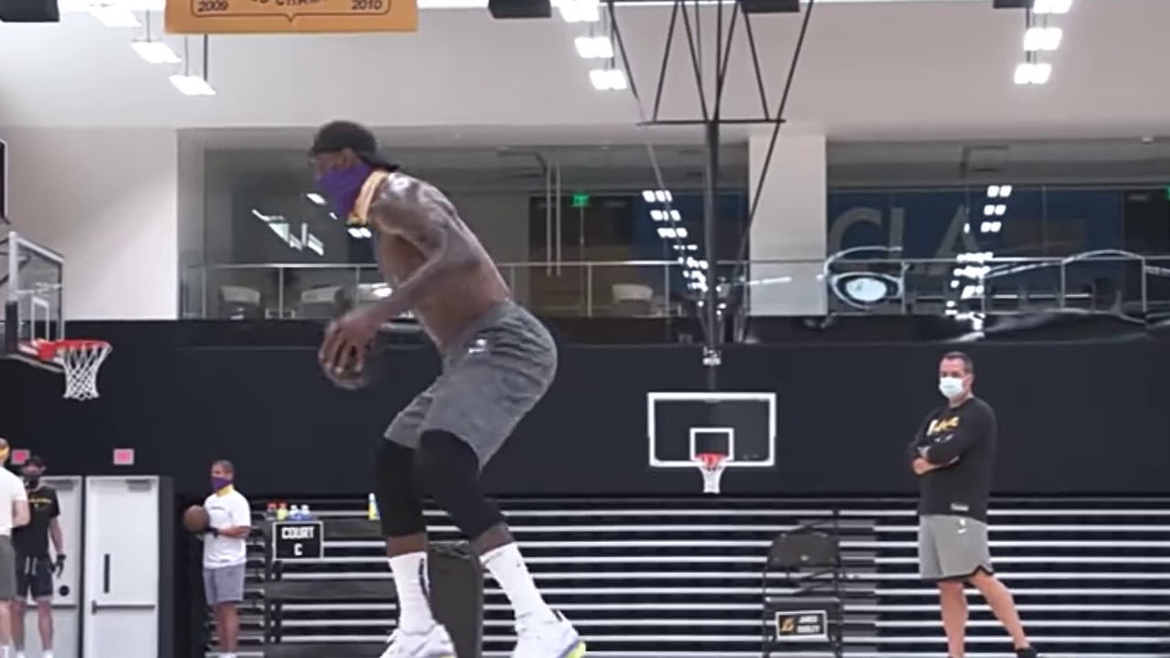 LeBron JAMES Working Out AT Lakers Practice - YouTube