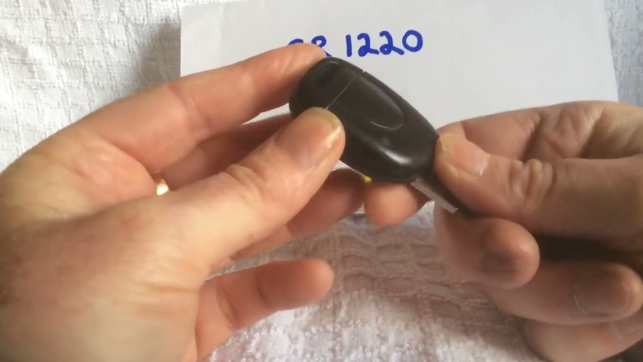 How To Change A Renault Kangoo / Clio Remote Key Fob Battery Without ...