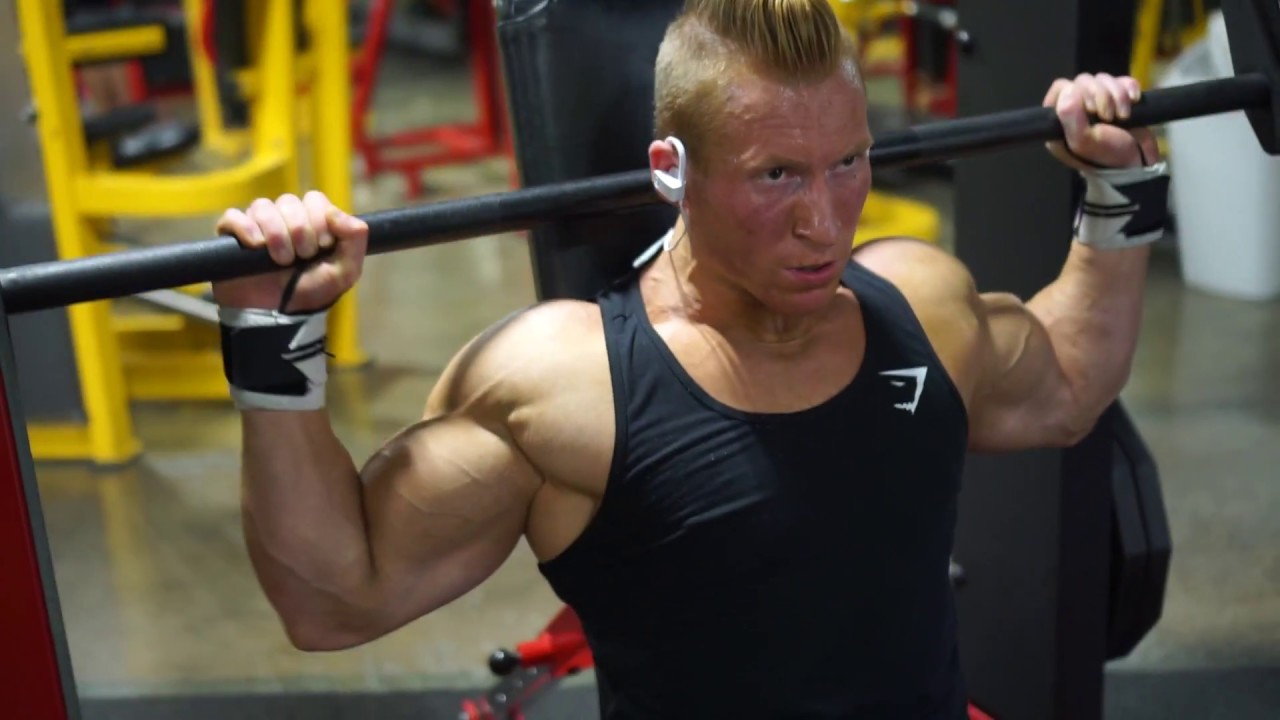 MuscleFreak - Bis and Shoulders - YouTube