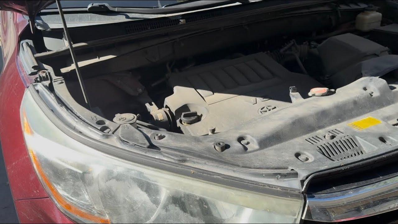 2016 Toyota Highlander oil change - YouTube