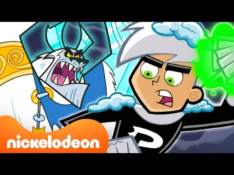 Danny Phantom Fights A SNOW Ghost! 👻❄️ | Full Scene | Nicktoons