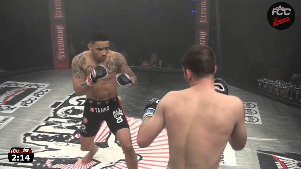 Full Contact Contender 15 Lawrence James Vs Wayne Scott - YouTube